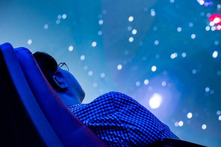 Ultra-high contrast Dome Screen