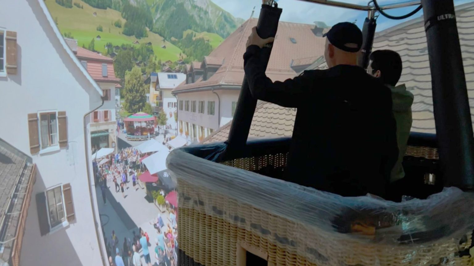 How does the hot air balloon simulator work?